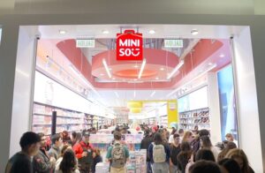 Llega a Chile la primera tienda insignia de Miniso en Latinoamérica ...
